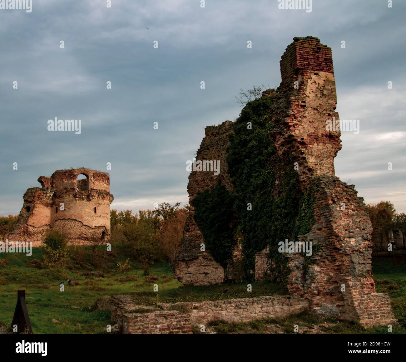 Slawen burg -Fotos und -Bildmaterial in hoher Auflösung – Alamy