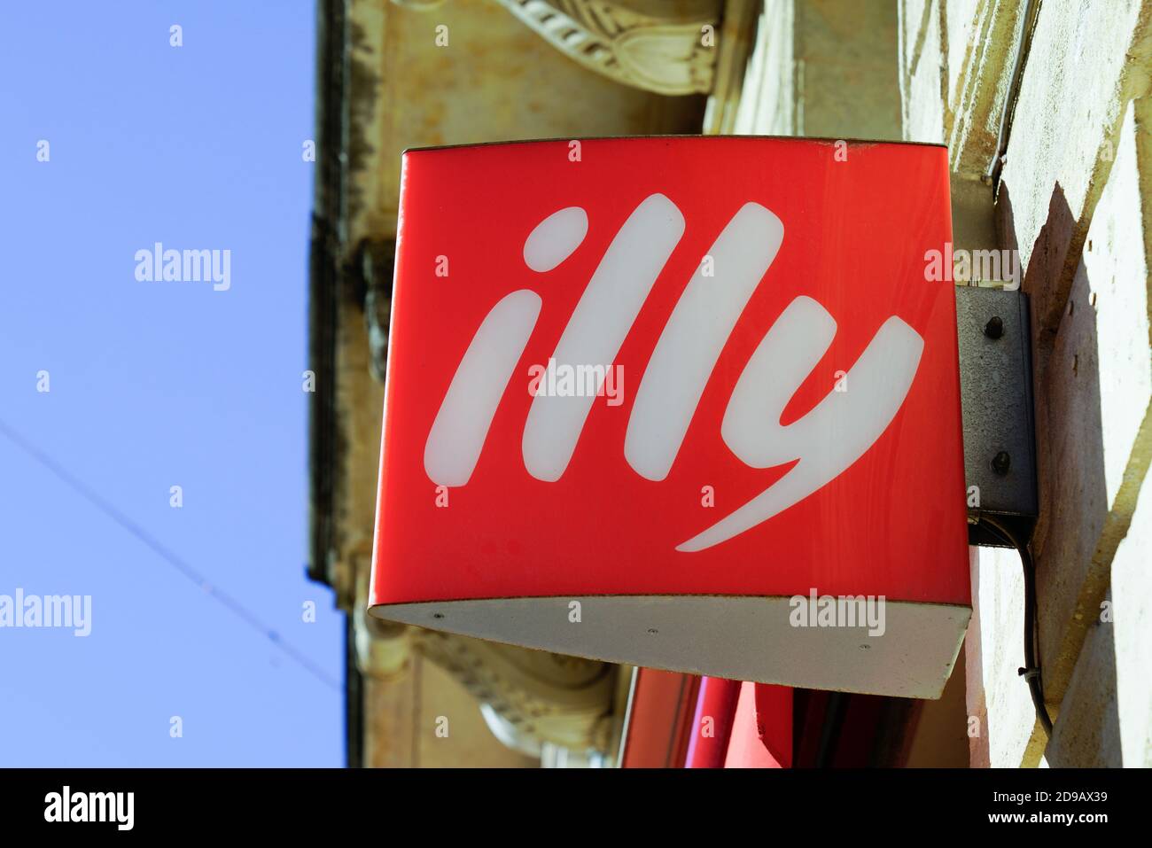 Illy kaffeezeichen -Fotos und -Bildmaterial in hoher Auflösung – Alamy