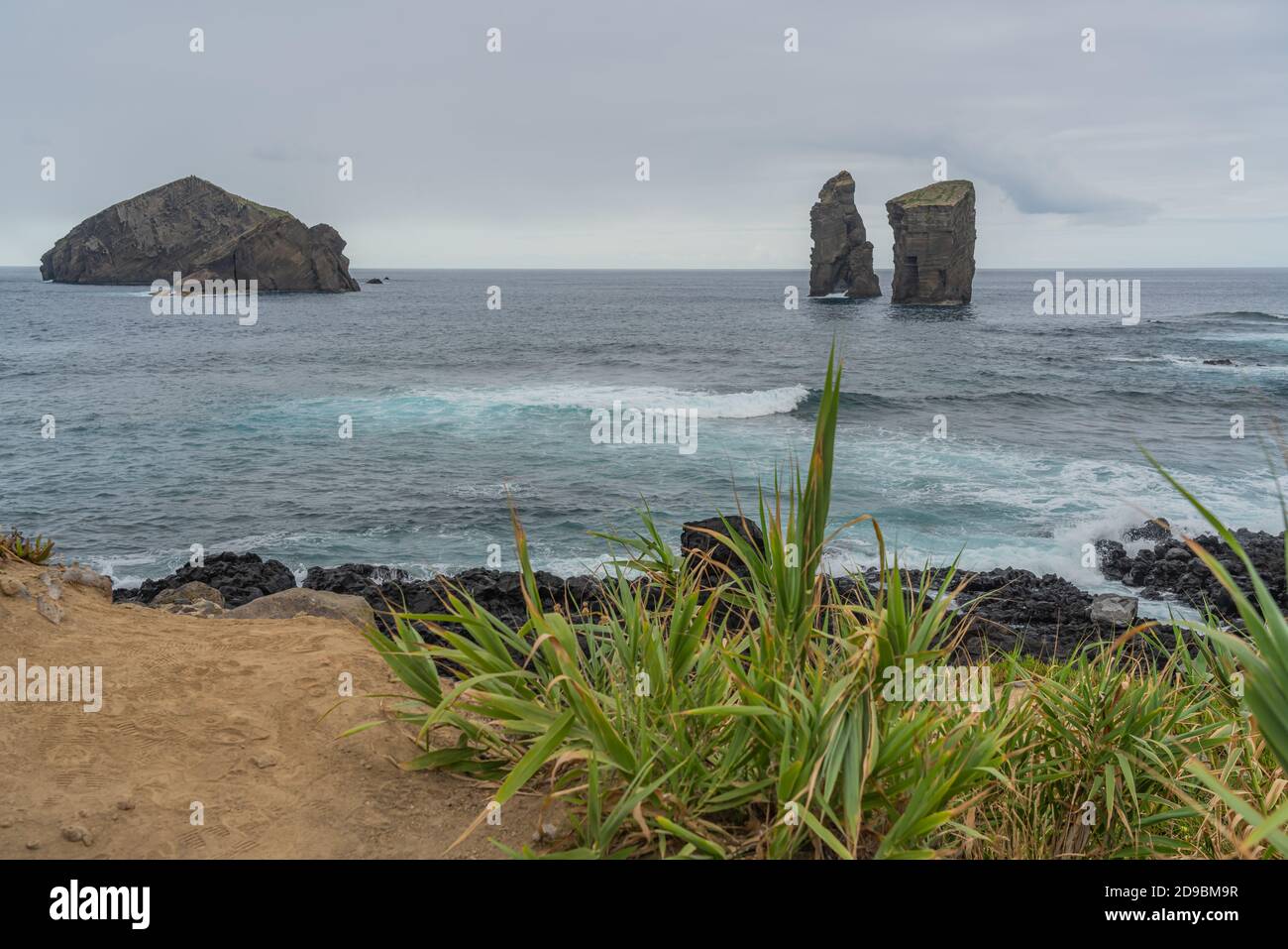 Mosteiros Strand, vulkanischer Sandstrand in Sao Miguel, Azoren mit den ...
