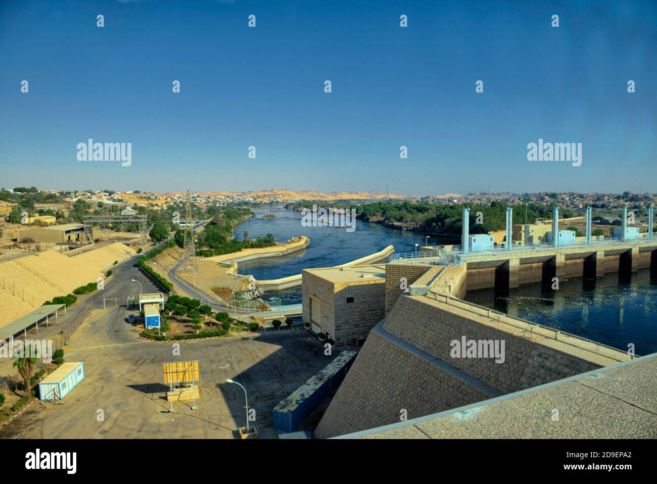 Construction of aswan dam -Fotos und -Bildmaterial in hoher Auflösung – Alamy