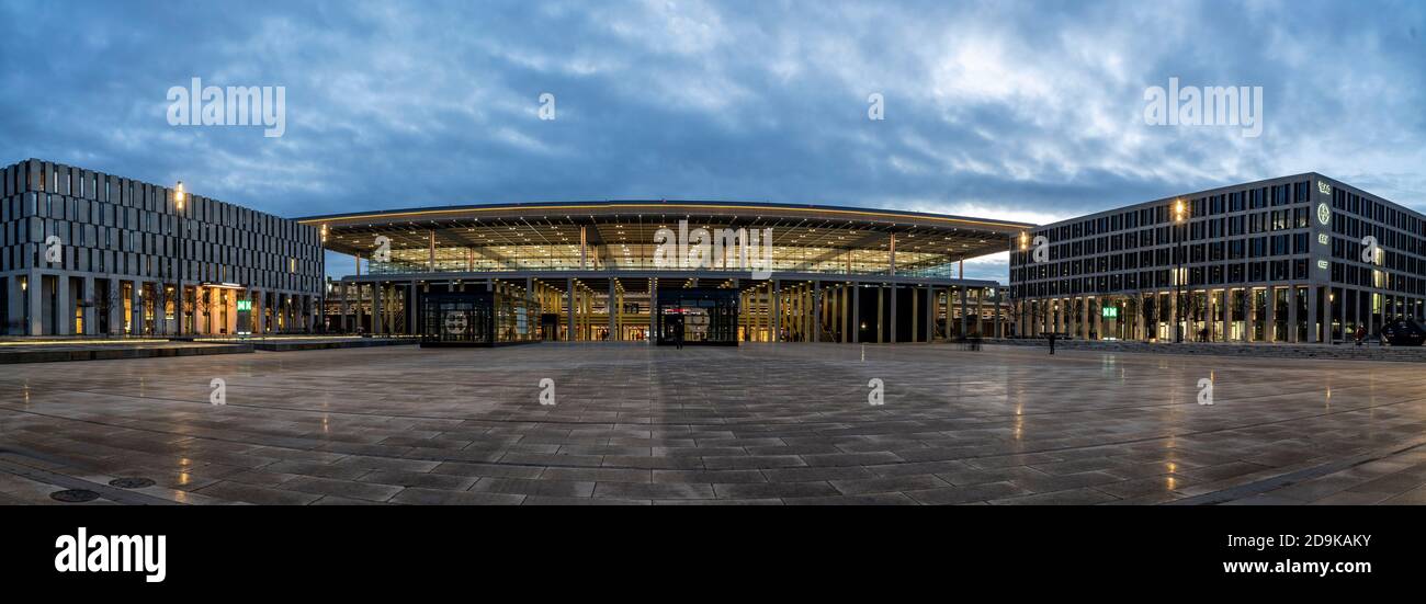Flughafen Berlin Brandenburg BER. Inbetriebnahmen des BER, Terminal 1ab ...