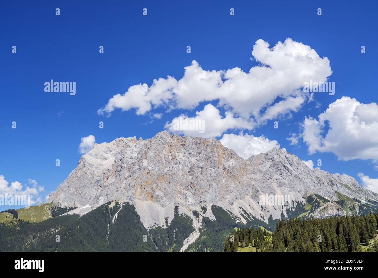 Zugspitze massif -Fotos und -Bildmaterial in hoher Auflösung – Alamy