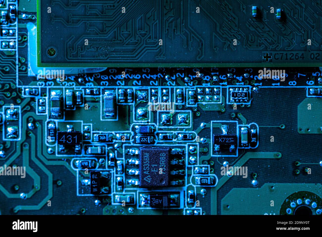 Elektronische Bauteile Detail mit deutlich sichtbaren Aufbau und ...