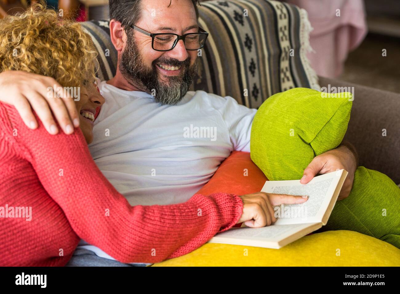 Ehefrau teilen -Fotos und -Bildmaterial in hoher Auflösung – Alamy