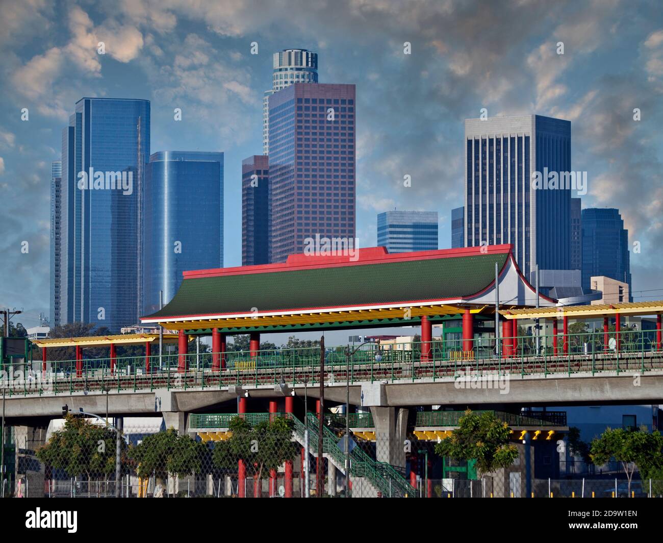 Los angeles light rail elevated -Fotos und -Bildmaterial in hoher ...
