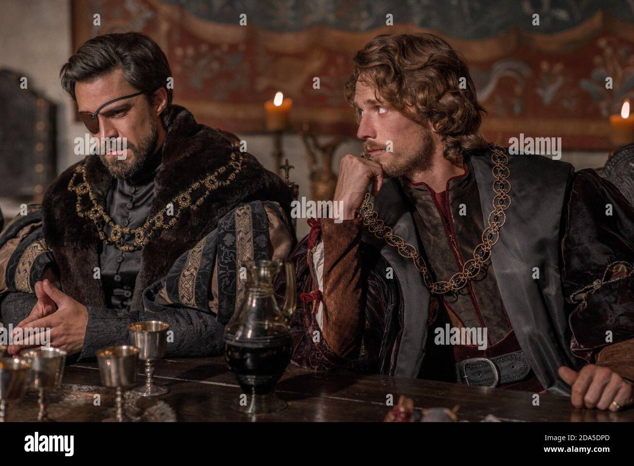 DIE SPANISCHE PRINZESSIN, von links: Olly Rix als Edward Stafford ...