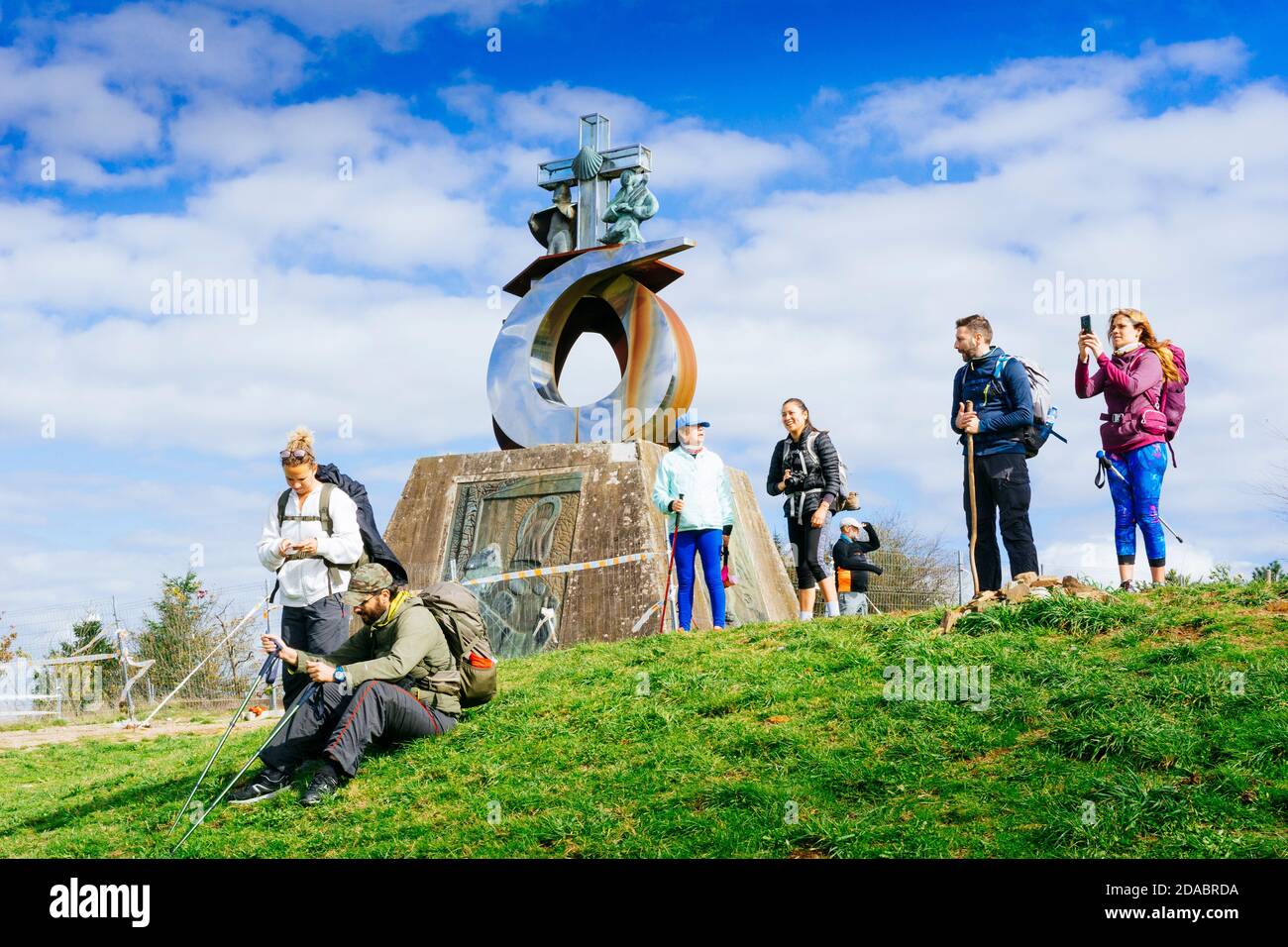 Denkmal auf dem Monte do Gozo, Hügel der Freude, in der Nähe der Stadt ...