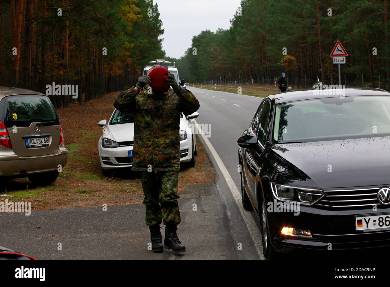 Oberst Klaus Finck, Kommandeur Landeskommando Sachsen, Bundeswehr beim Pressetermin: Sachsen ...
