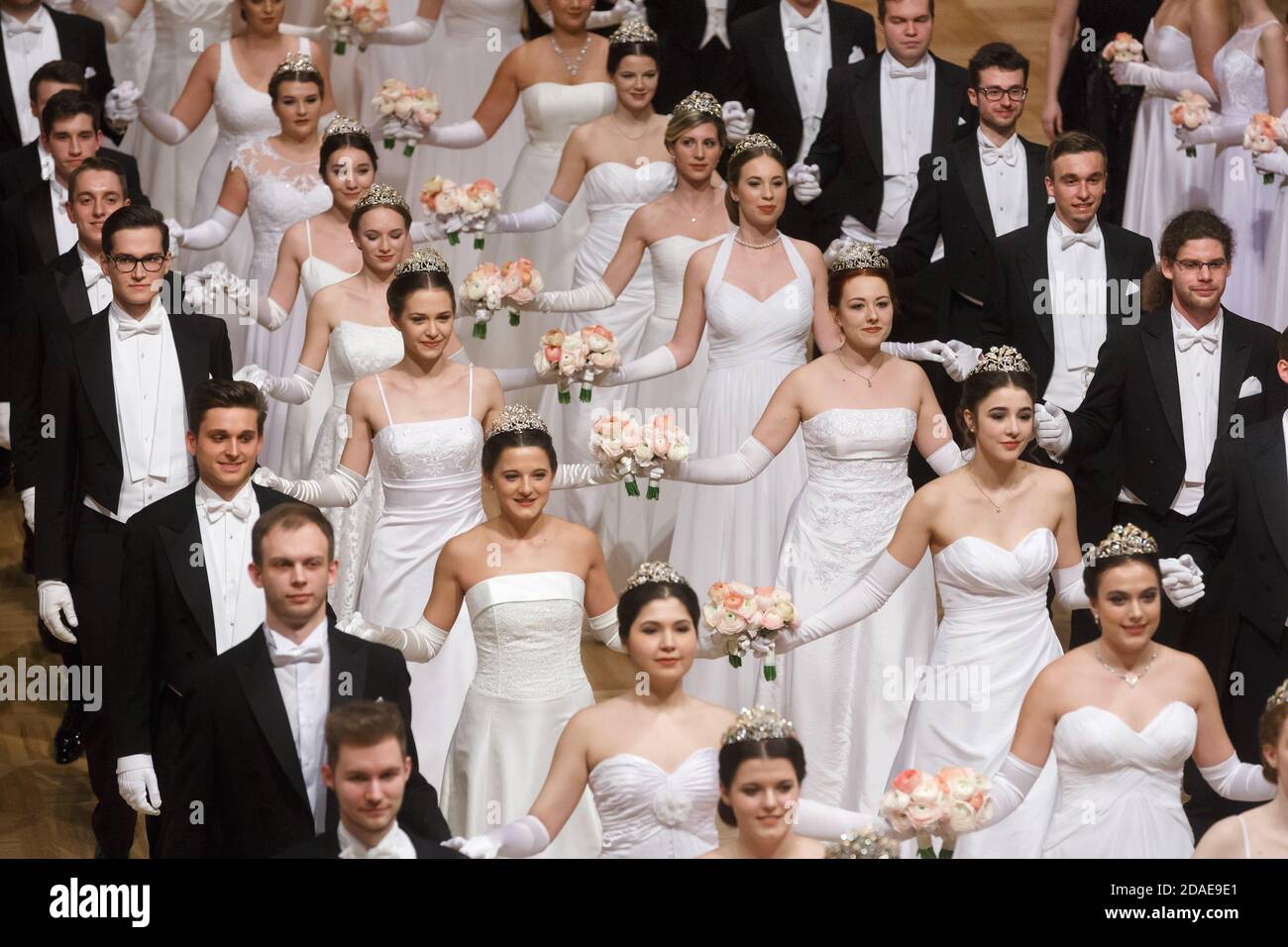 Wiener opernball -Fotos und -Bildmaterial in hoher Auflösung – Alamy
