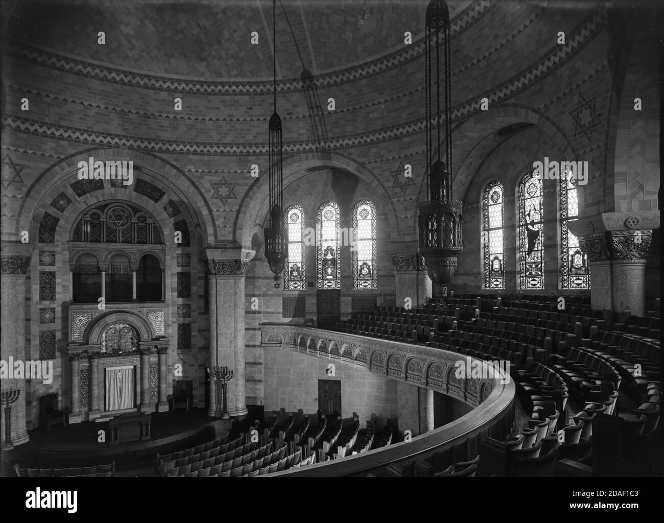 Auditorium vom Balkon im Isaiah Temple, Hyde Park Boulevard und ...