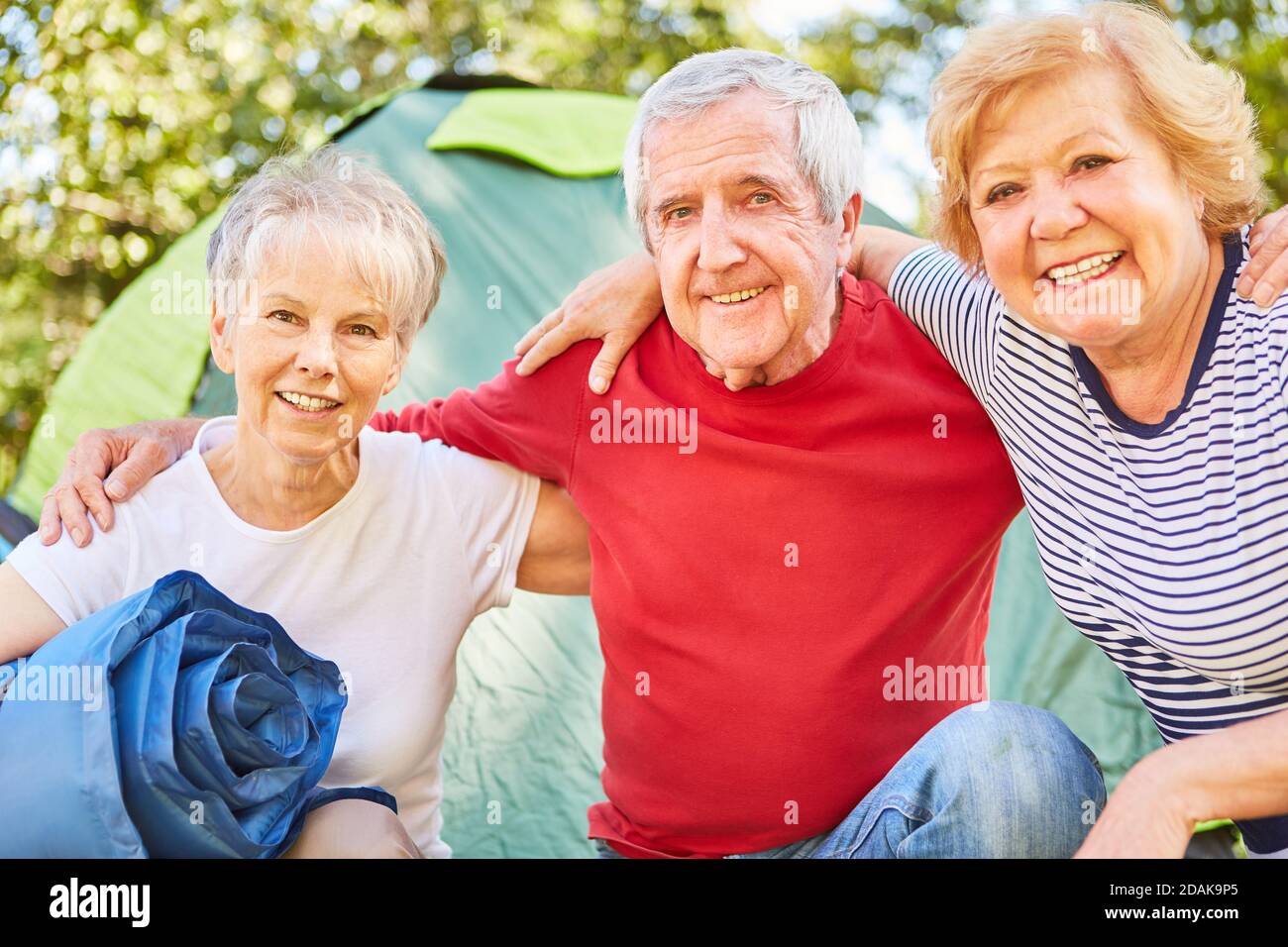 Faszinierend Gluckliche Alte Menschen Bilder Bilder