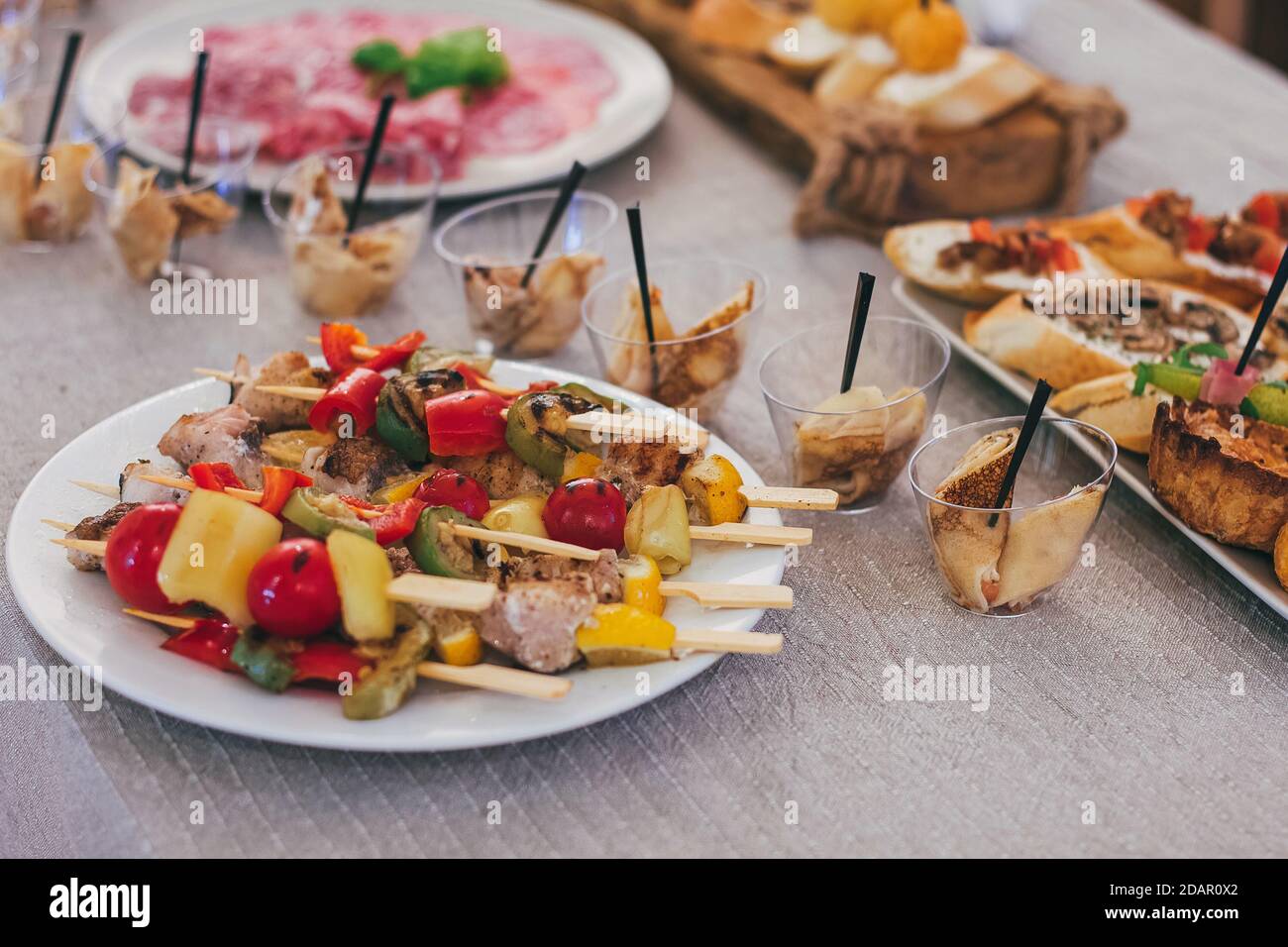 Party restaurant -Fotos und -Bildmaterial in hoher Auflösung – Alamy