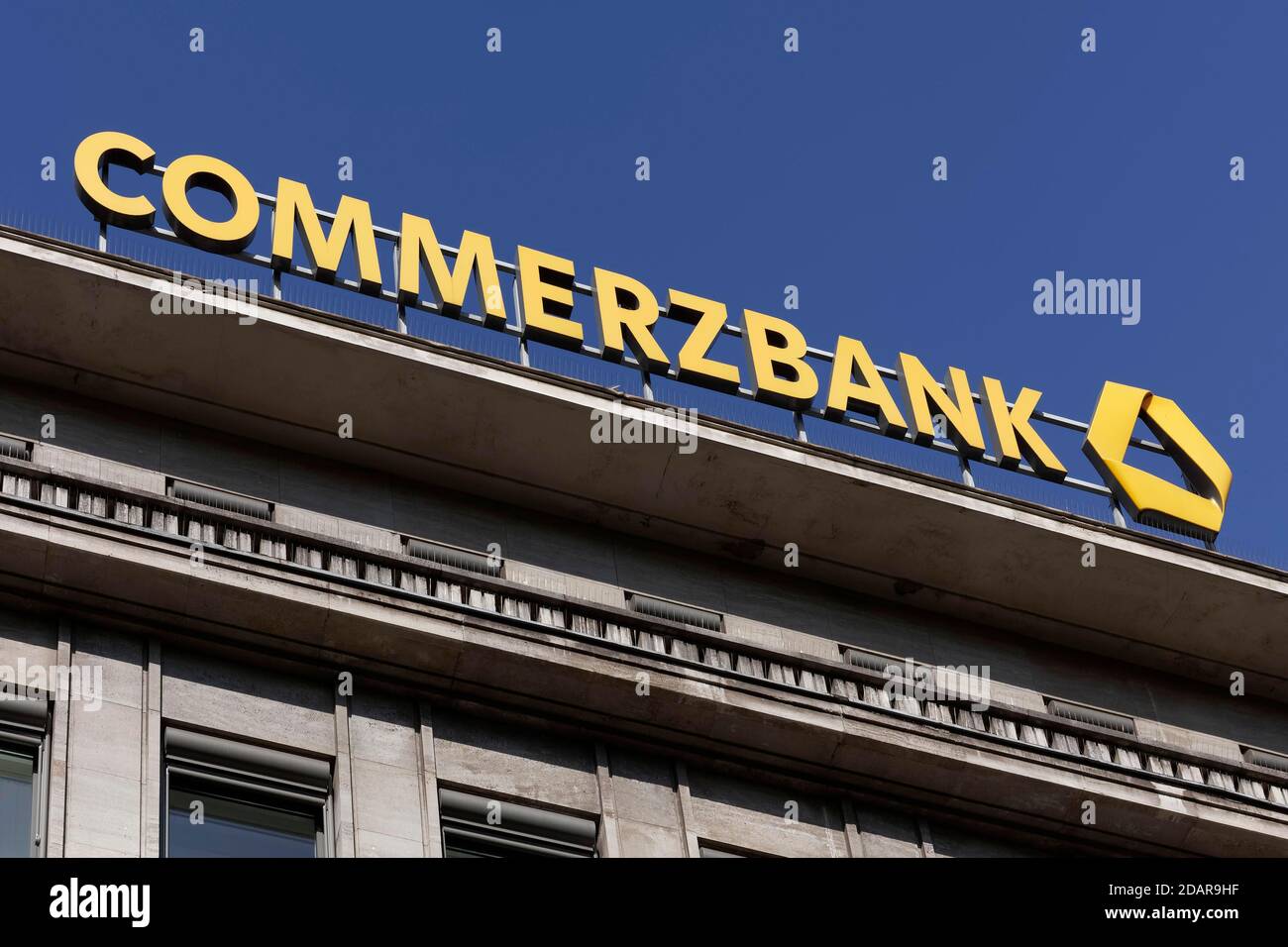 Logo der commerzbank -Fotos und -Bildmaterial in hoher Auflösung – Alamy