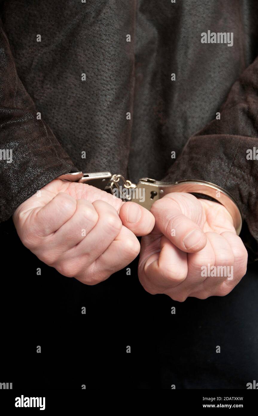 Rechtswidrige verhaftung -Fotos und -Bildmaterial in hoher Auflösung ...