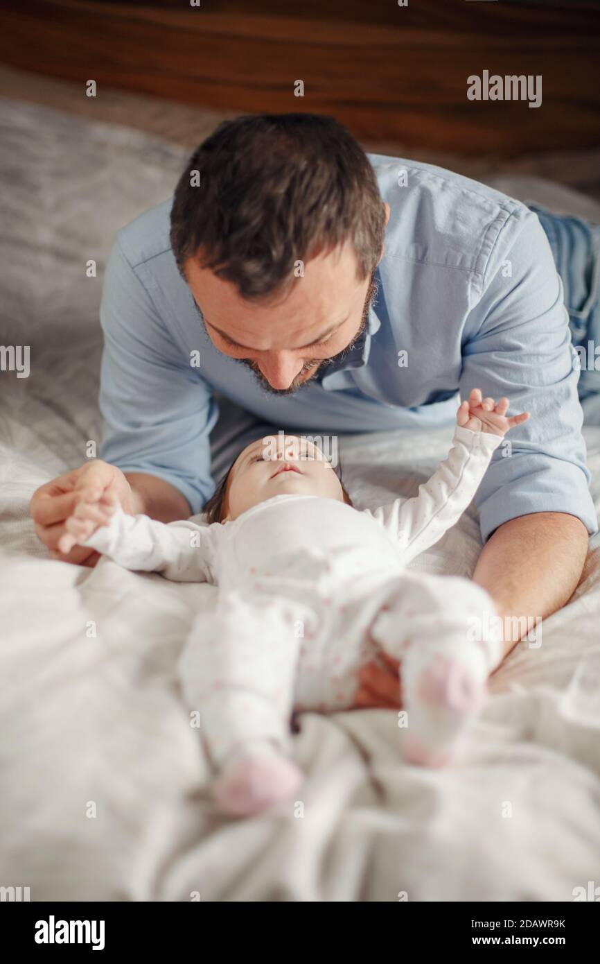 Baby penner -Fotos und -Bildmaterial in hoher Auflösung – Alamy