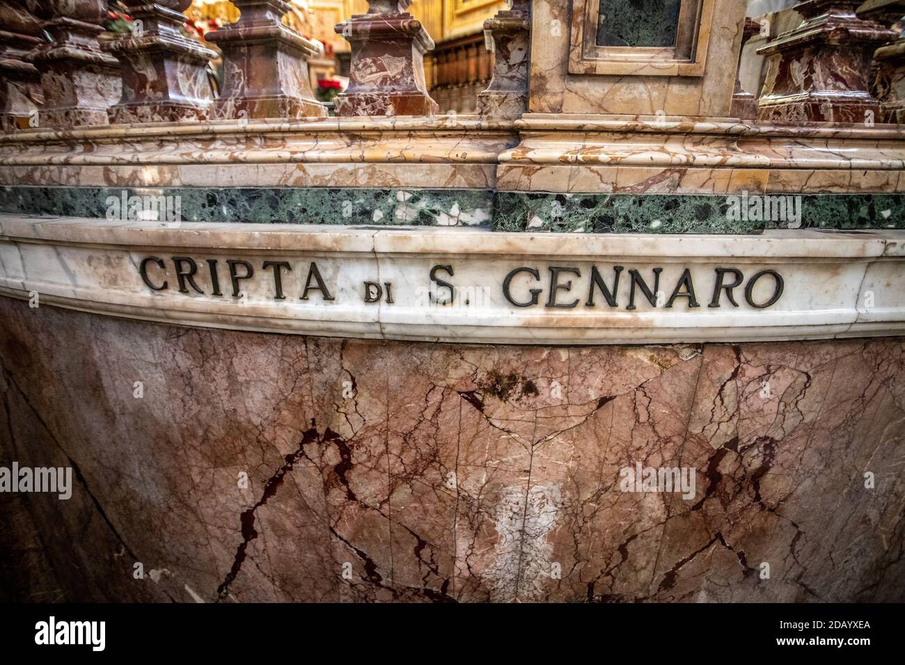 Cattedrale di san gennaro -Fotos und -Bildmaterial in hoher Auflösung ...