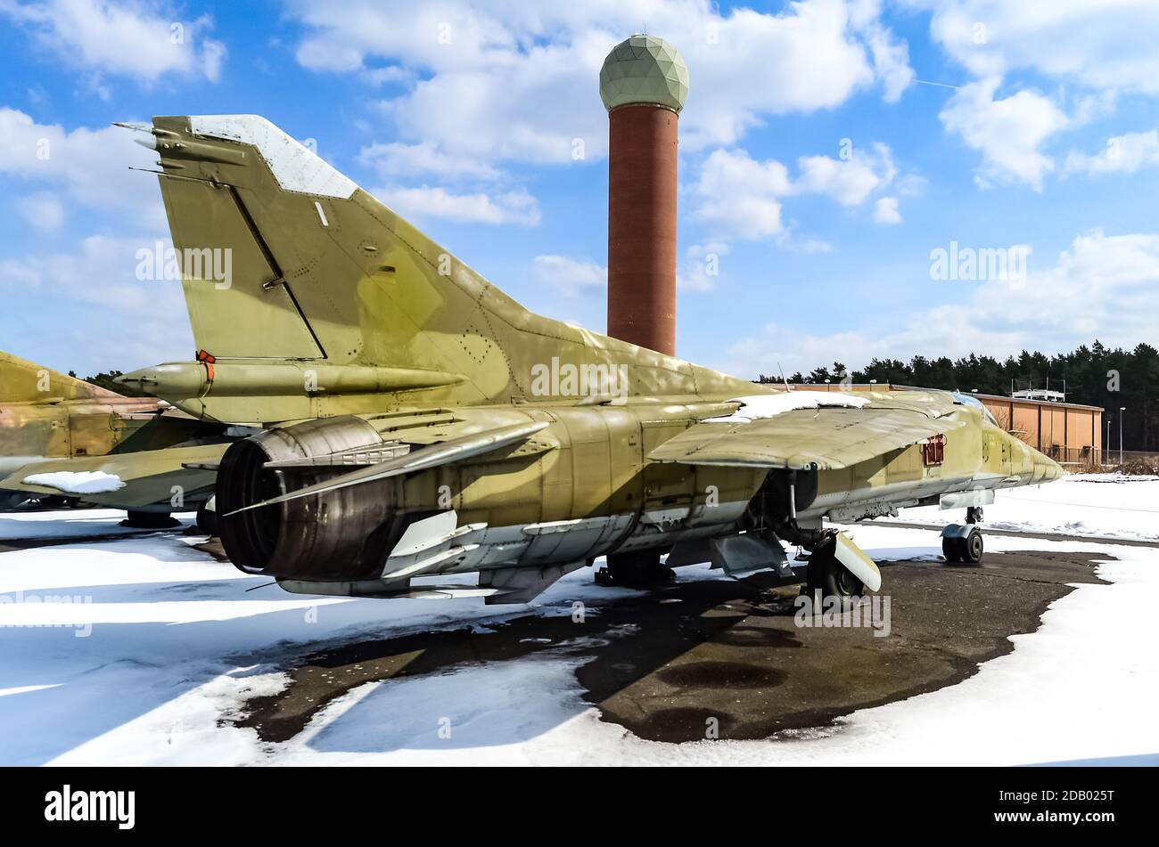 DDR-Luftwaffe Mikoyan-Gurevich MiG-23BN im Militärhistorischen Museum ...