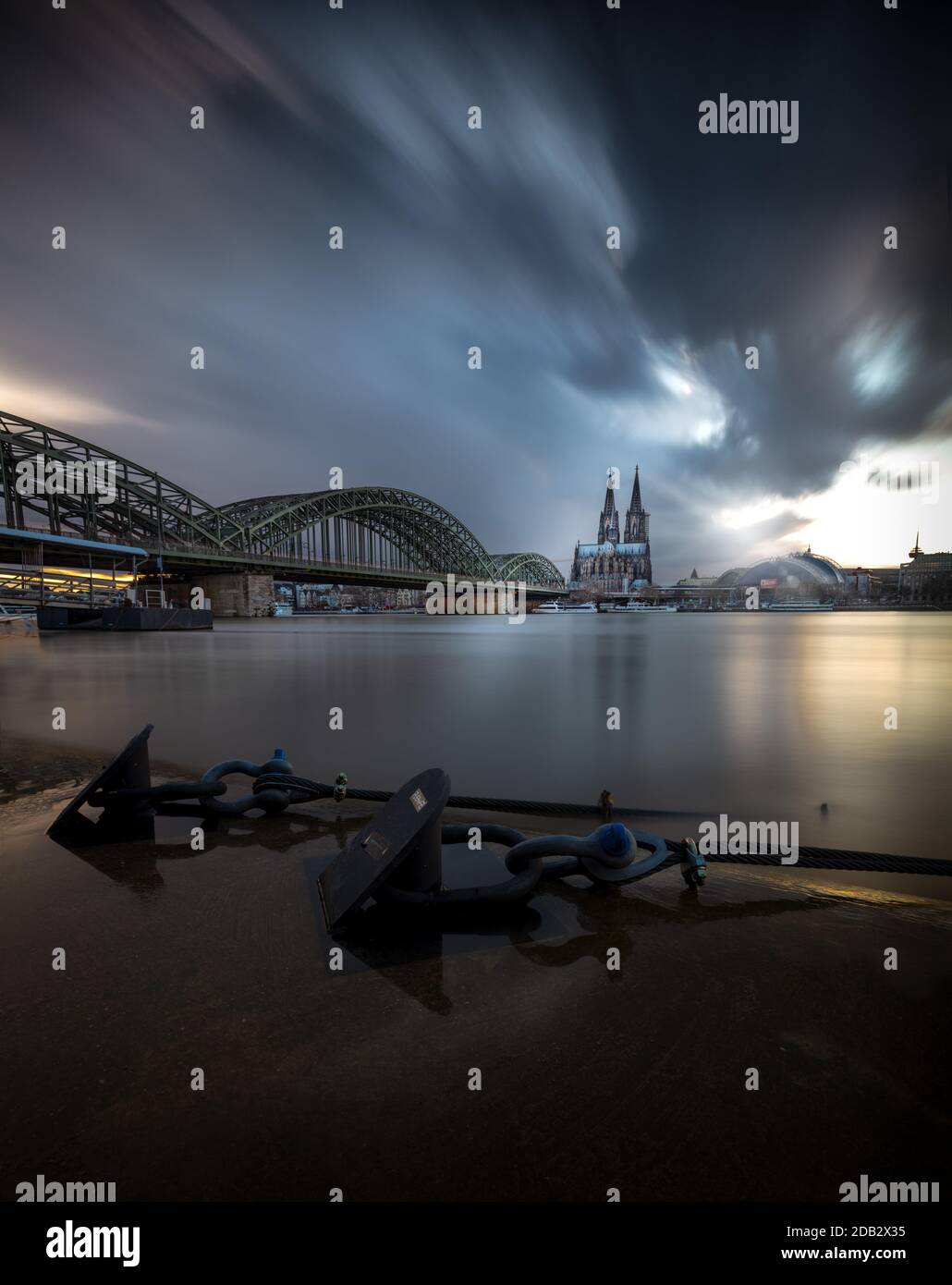 Cologne flooding -Fotos und -Bildmaterial in hoher Auflösung – Alamy