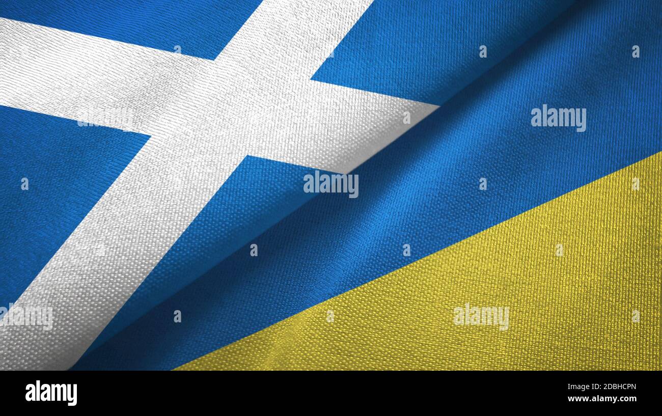 Schottland und Ukraine zwei Flaggen Textiltuch, Stoff Textur ...
