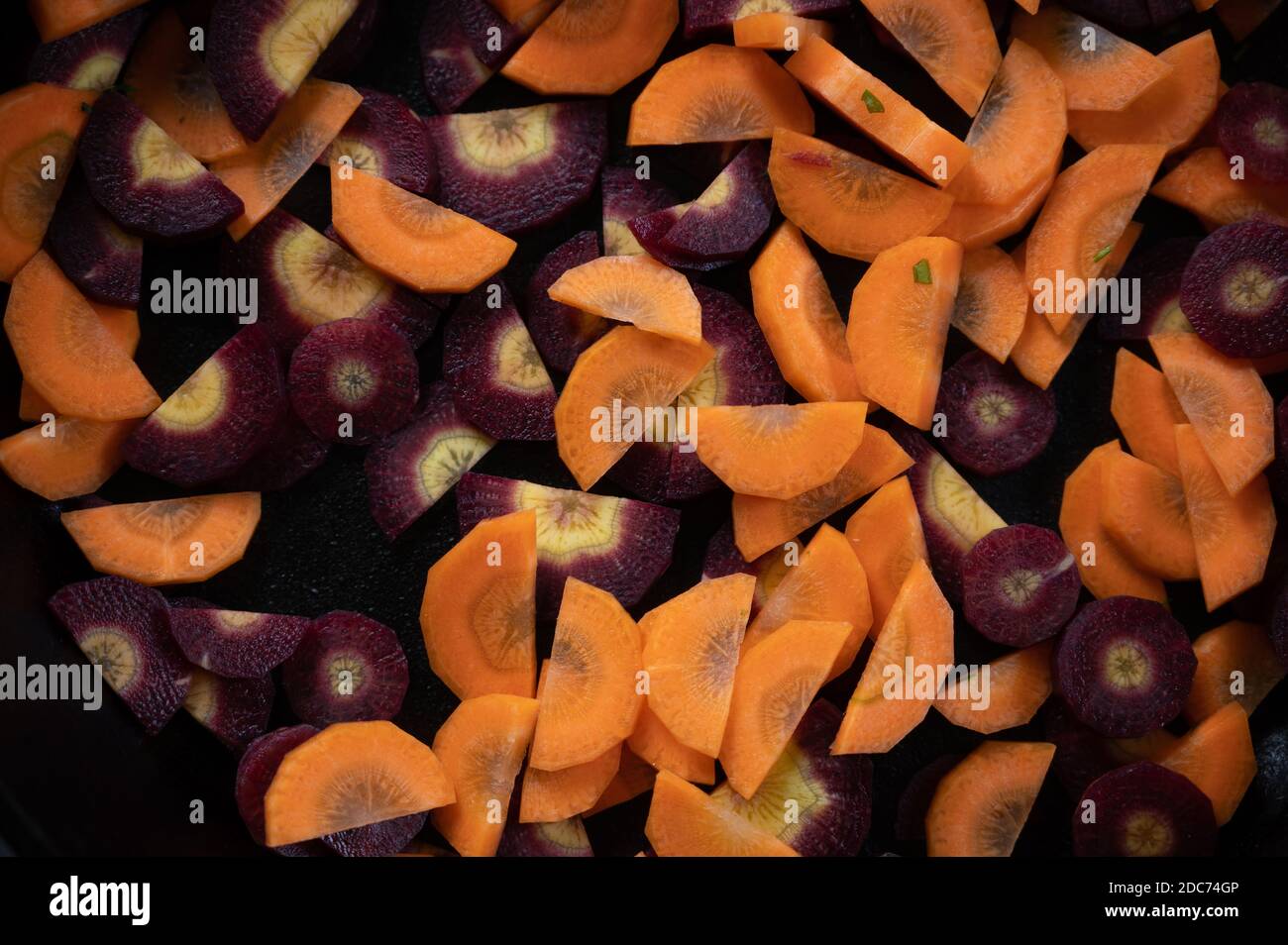 Bunte karotten -Fotos und -Bildmaterial in hoher Auflösung – Alamy