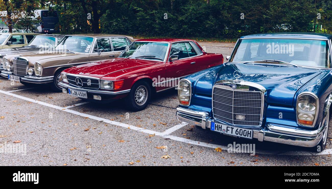 Mercedes benz w114 -Fotos und -Bildmaterial in hoher Auflösung – Alamy