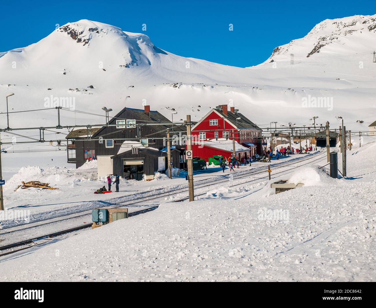 Finse im Winter. Finse ist ein Bahnhof und ein kleines Dorf an der ...