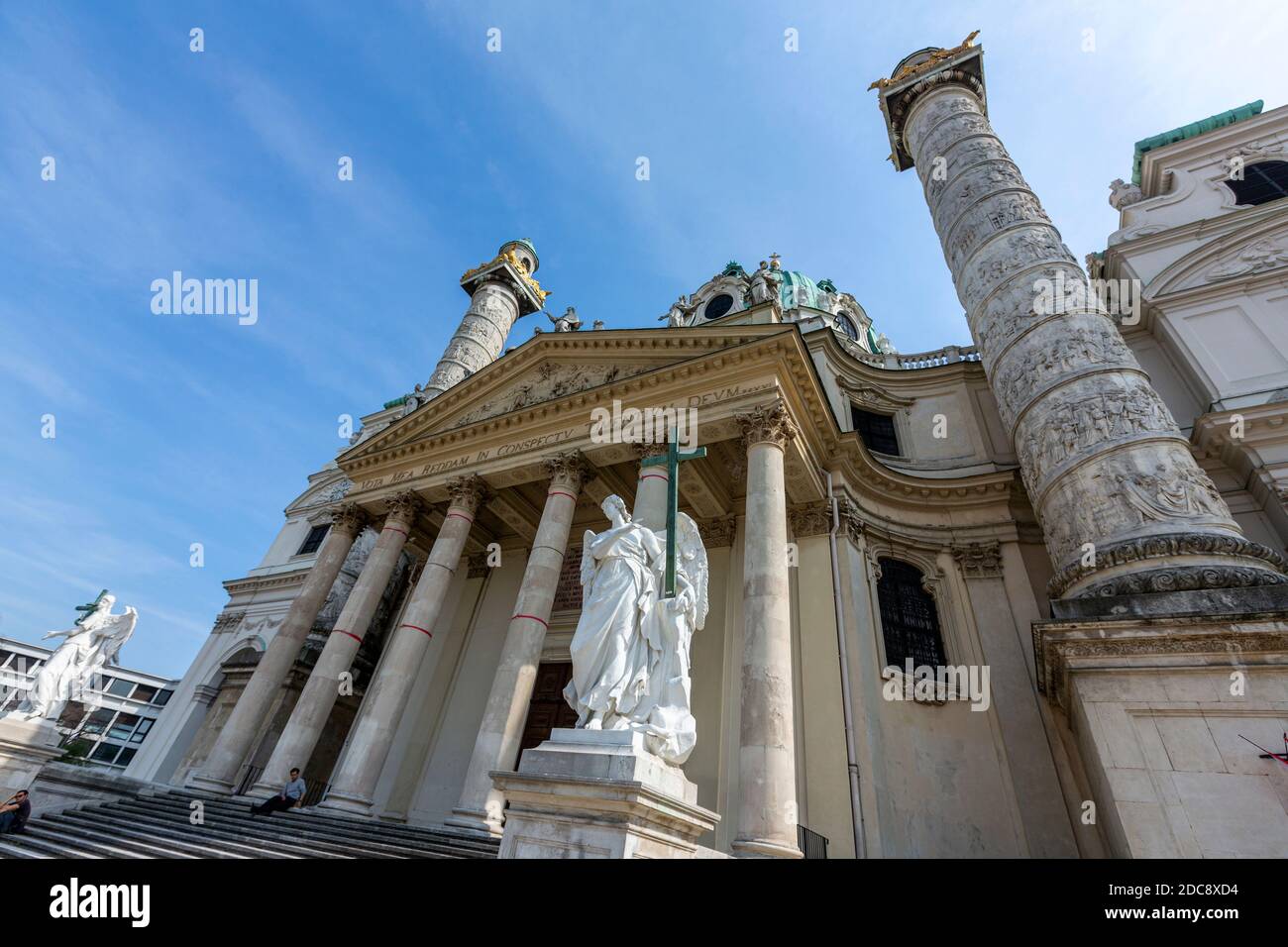 Karlskirche karlsplatz wien -Fotos und -Bildmaterial in hoher Auflösung ...
