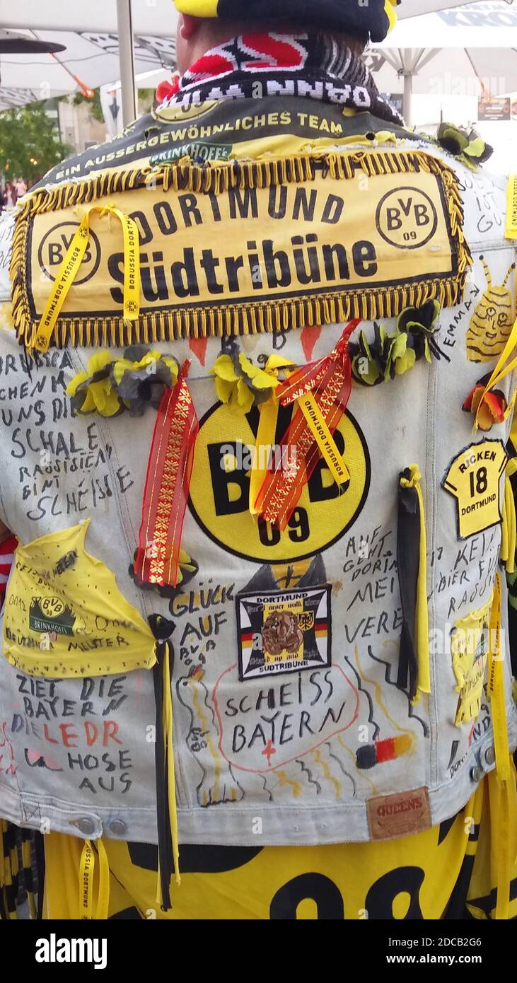 Bvb borussia dortmund logo -Fotos und -Bildmaterial in hoher Auflösung ...