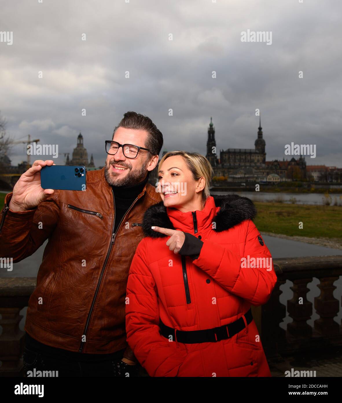 Dresden, Deutschland. November 2020. Am Nachmittag machen Popsängerin ...
