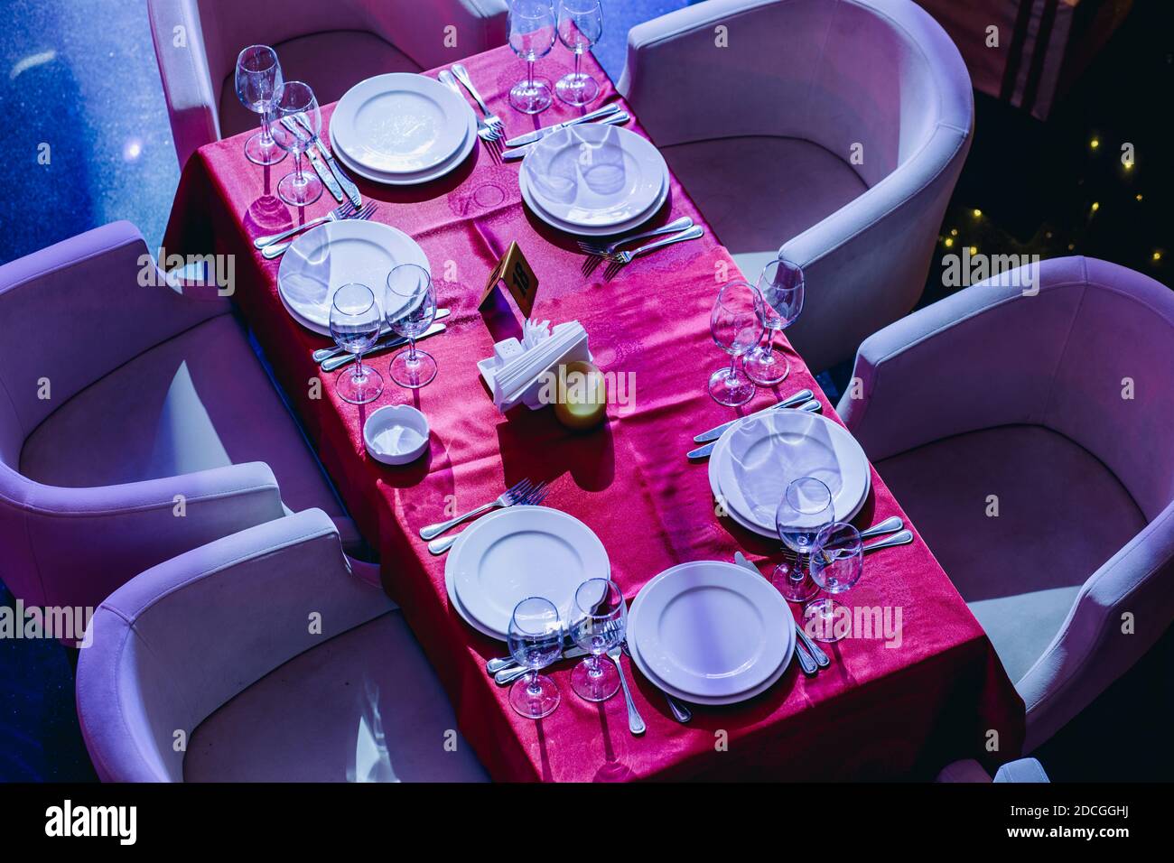 Banquette seating -Fotos und -Bildmaterial in hoher Auflösung – Alamy