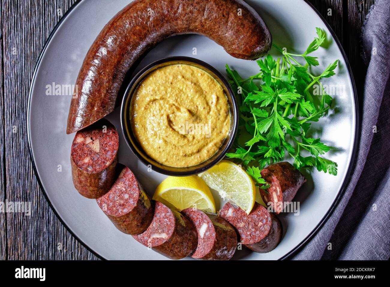 Blutwurst senf -Fotos und -Bildmaterial in hoher Auflösung – Alamy