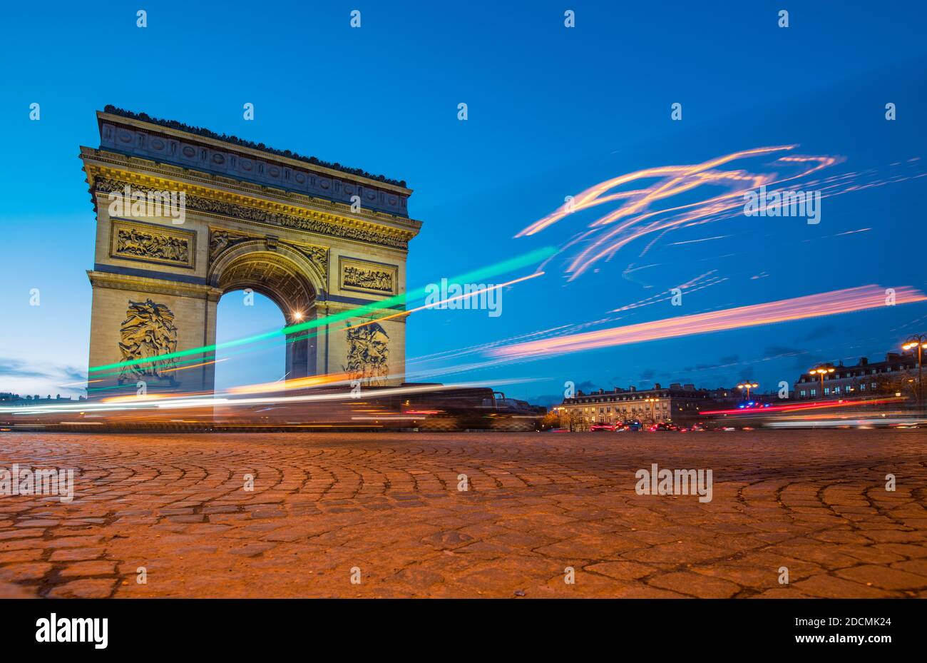 Hauptverkehrszeit von arc de triumph -Fotos und -Bildmaterial in hoher ...