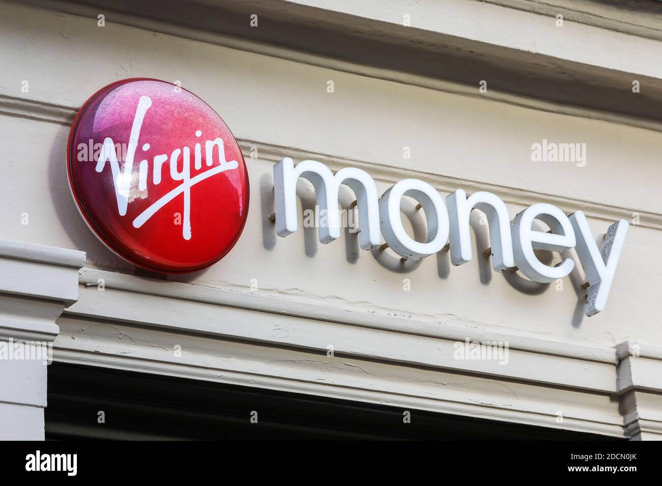 Virgin money bank logo -Fotos und -Bildmaterial in hoher Auflösung – Alamy