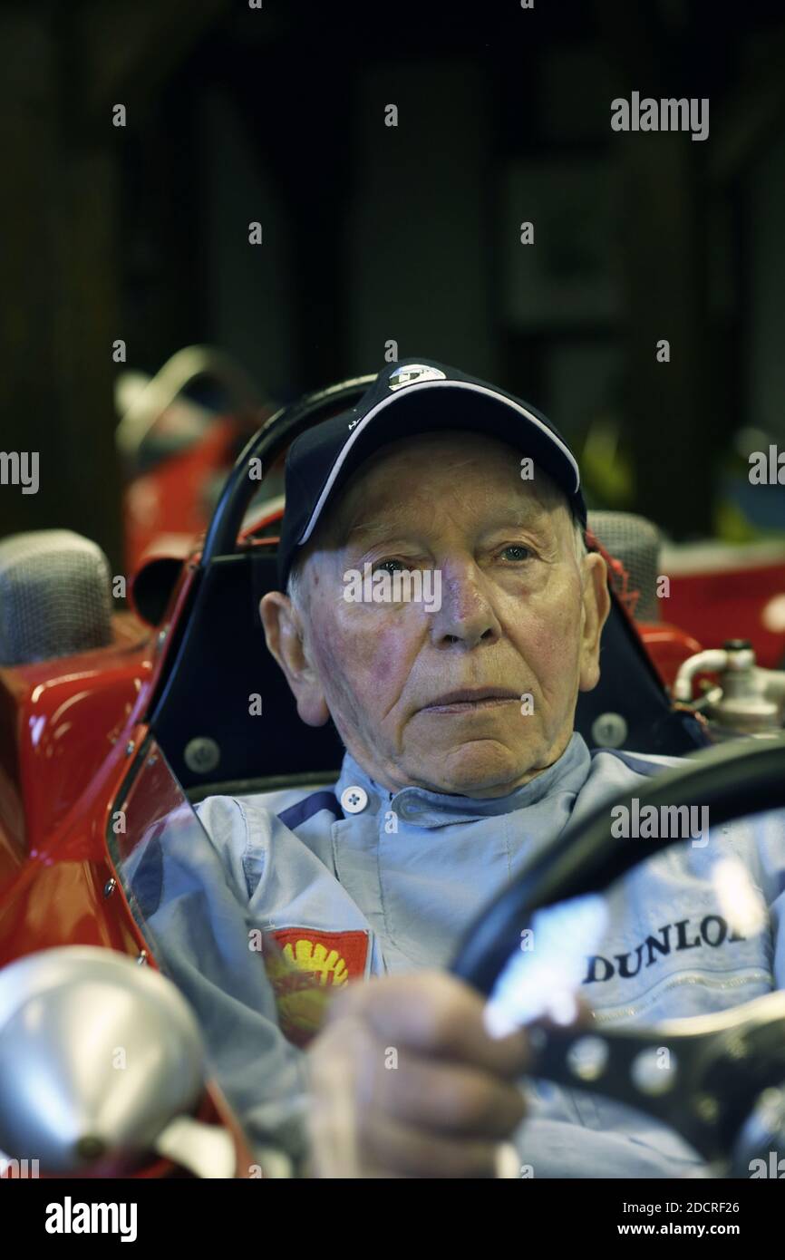 Ehemaliger weltmeister rennfahrer john surtees -Fotos und -Bildmaterial ...