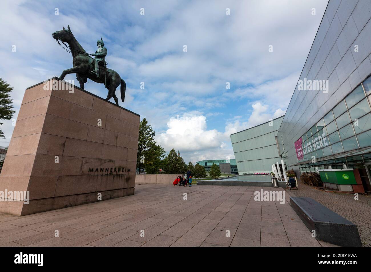 Mannerheim statue helsinki finland -Fotos und -Bildmaterial in hoher ...