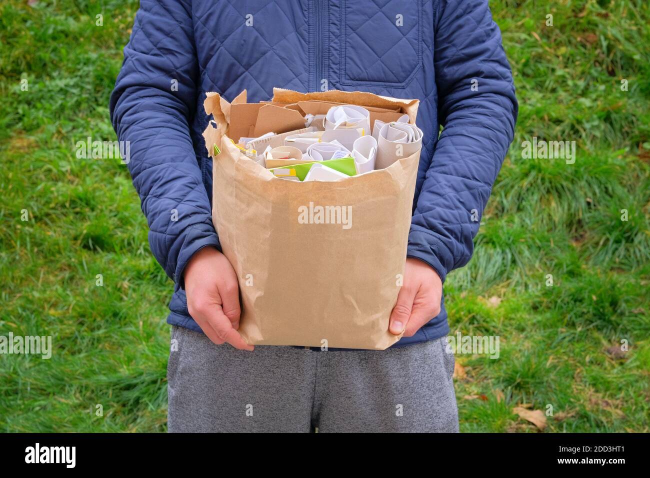 Recycled cardboard recycling environment -Fotos und -Bildmaterial in ...