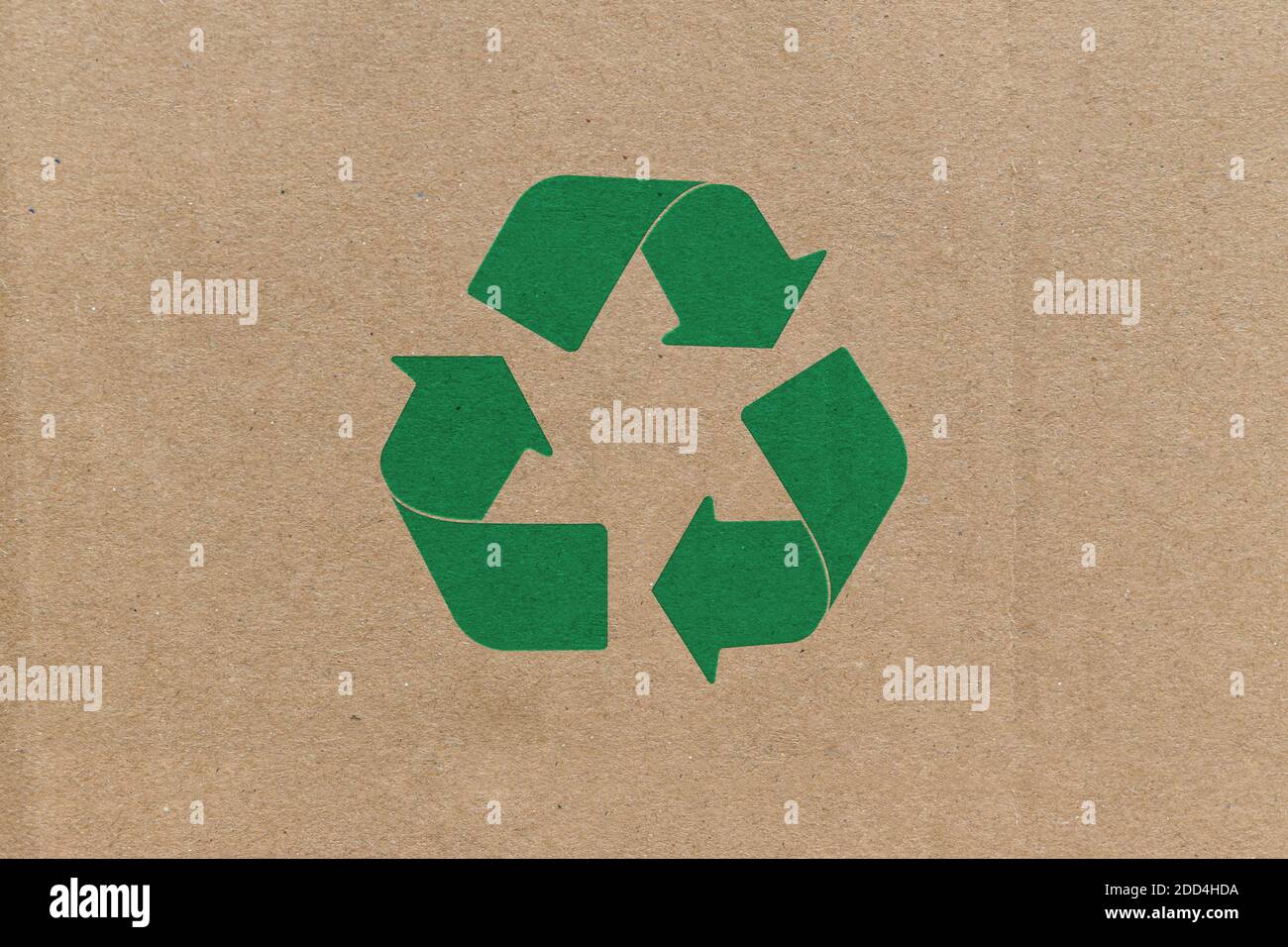 Recycling logo auf der verpackung -Fotos und -Bildmaterial in hoher ...