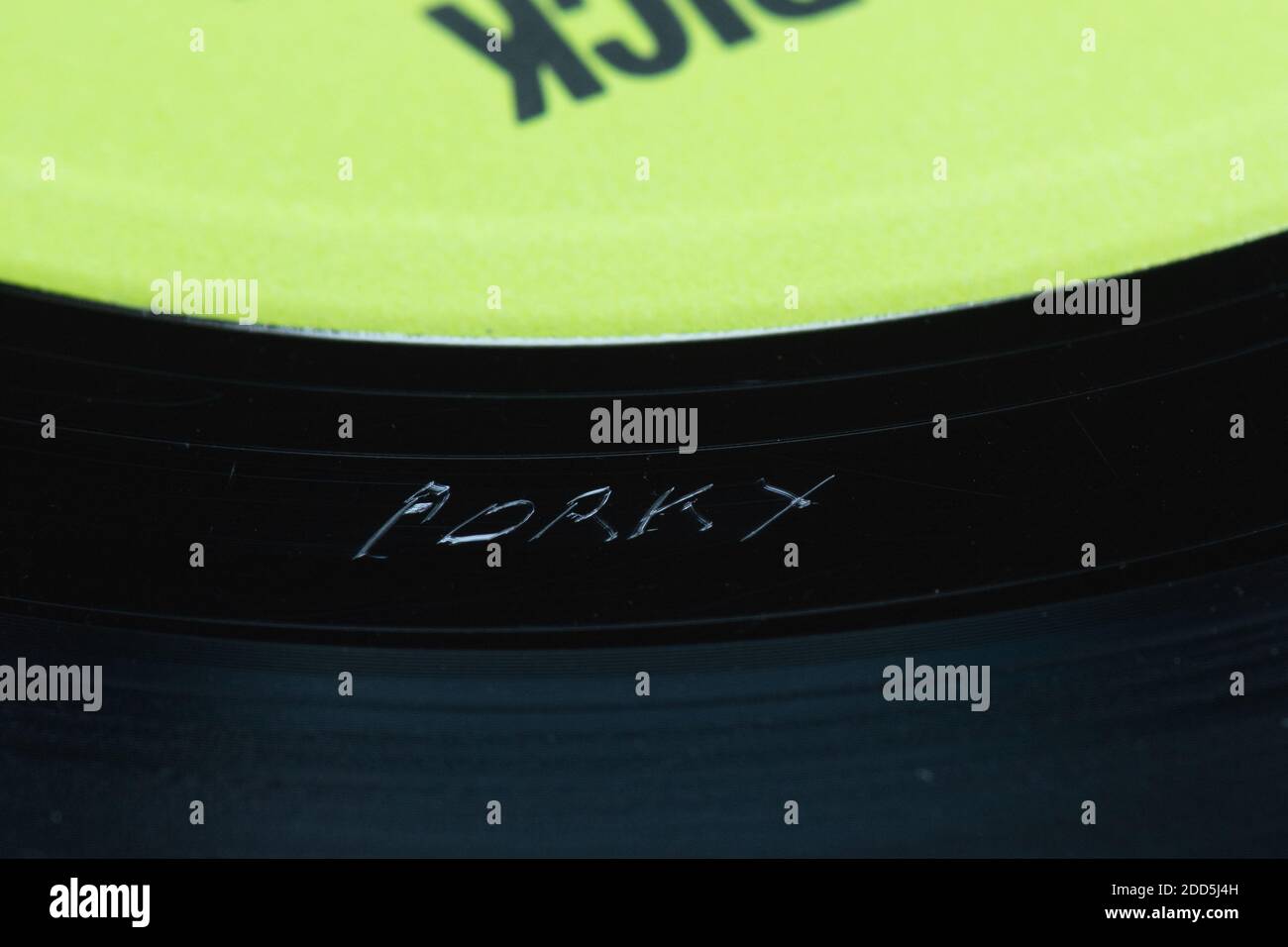 Versteckte nachricht vinyl runout groove -Fotos und -Bildmaterial in ...