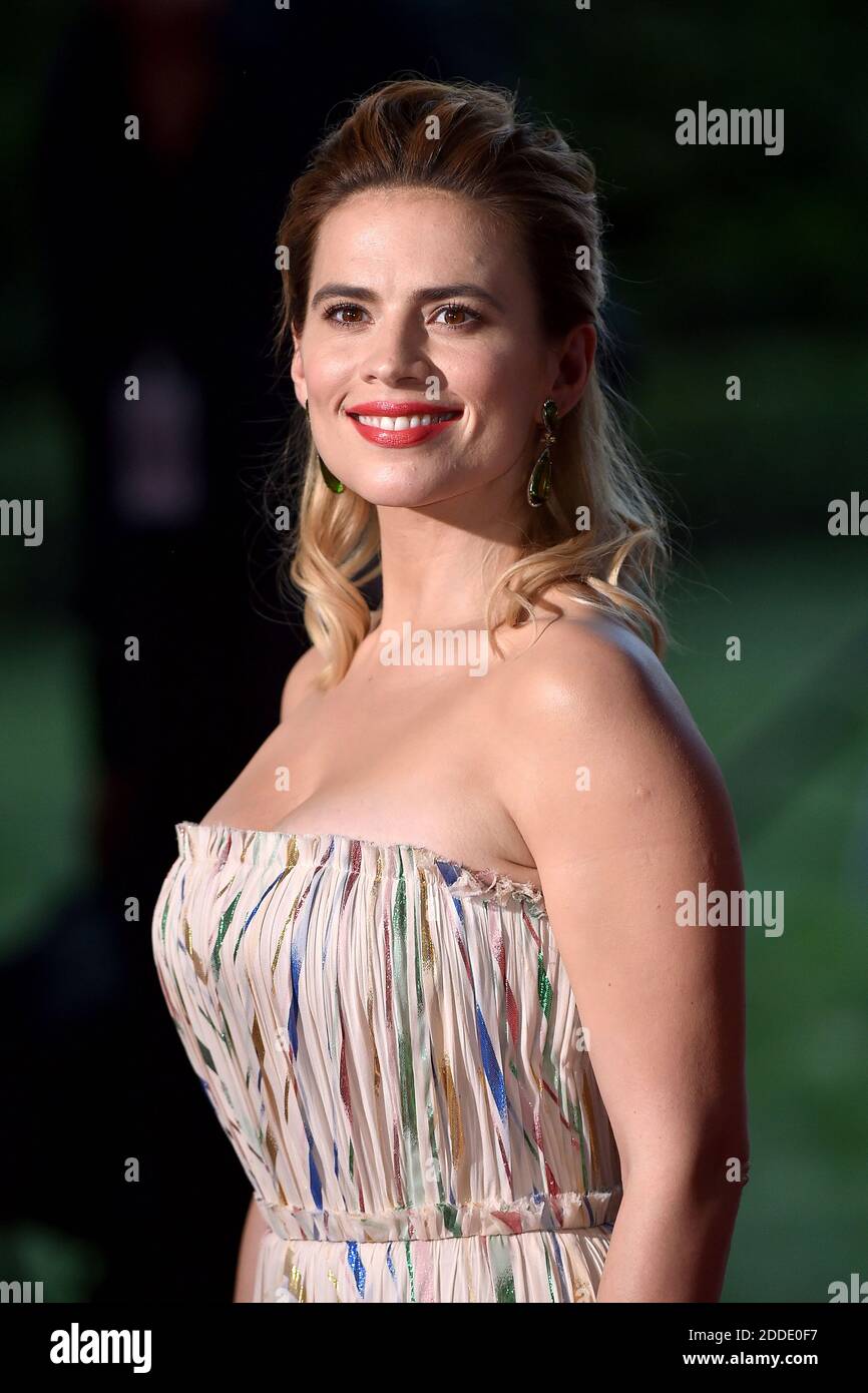 Hayley Atwell nimmt an der Premiere von Disney's 'Christopher Robin' in ...