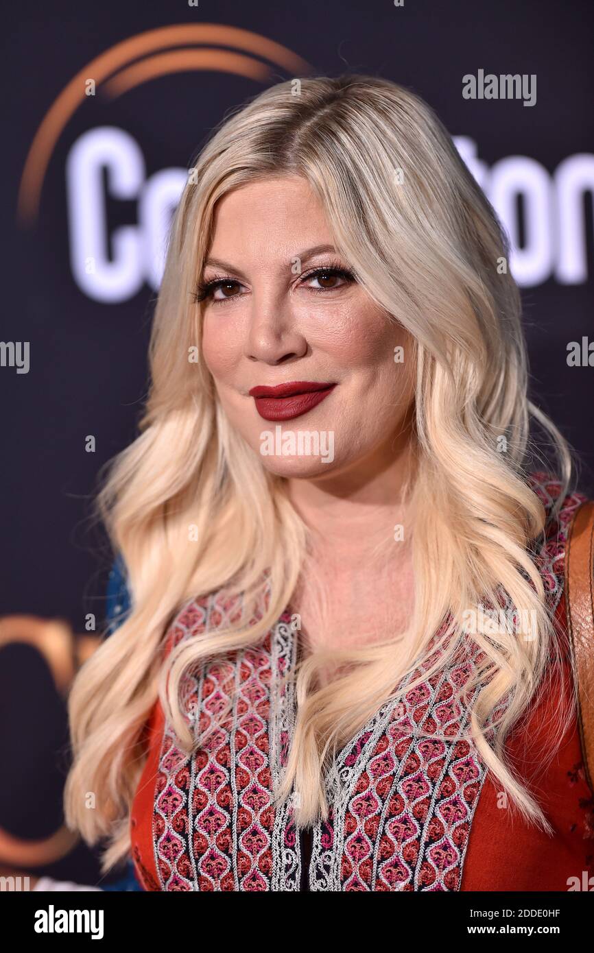 Tori Spelling nimmt an der Premiere von Disney's 'Christopher Robin' in ...