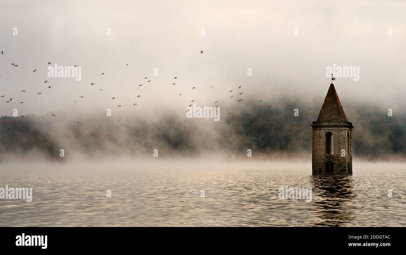 Stausee kirche -Fotos und -Bildmaterial in hoher Auflösung – Alamy