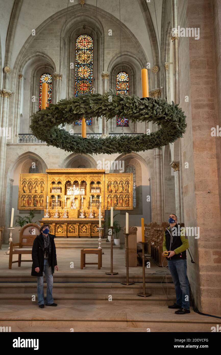 27. November 2020, Niedersachsen, Osnabrück: Domsschwester Ansgar ...