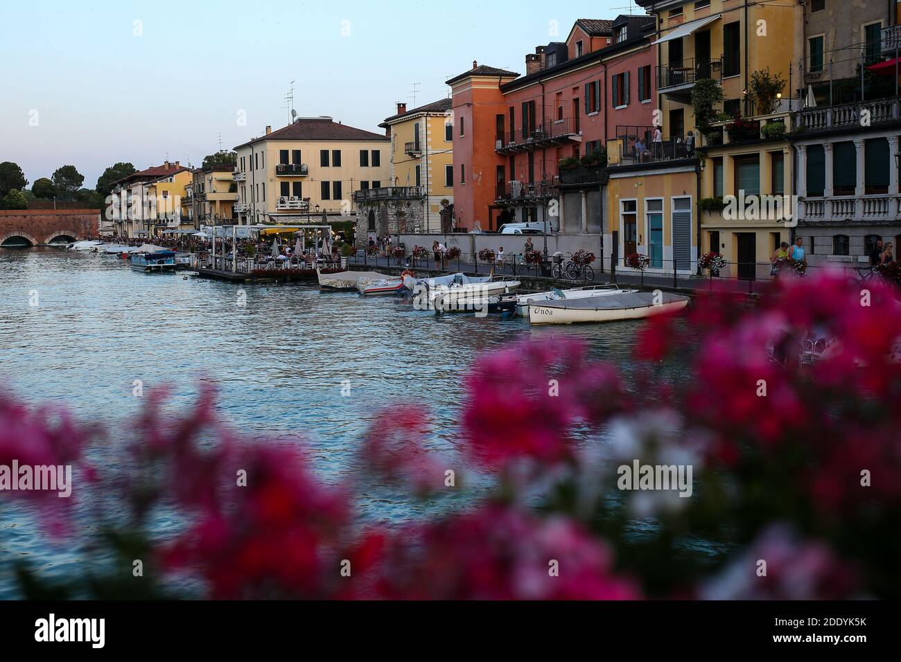 Lago di mezzo -Fotos und -Bildmaterial in hoher Auflösung – Alamy