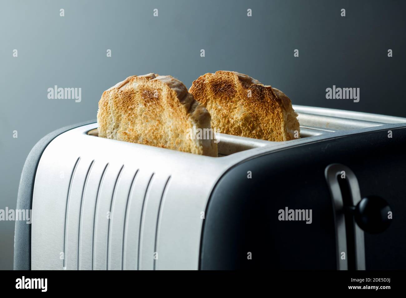 Toaster toast frühstück toastbrot -Fotos und -Bildmaterial in hoher ...
