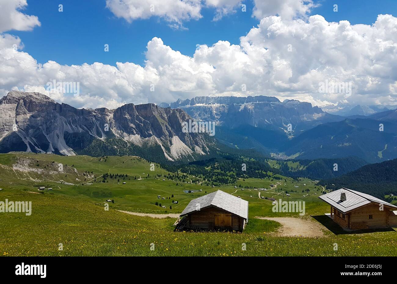 Zwei berghütten -Fotos und -Bildmaterial in hoher Auflösung – Alamy
