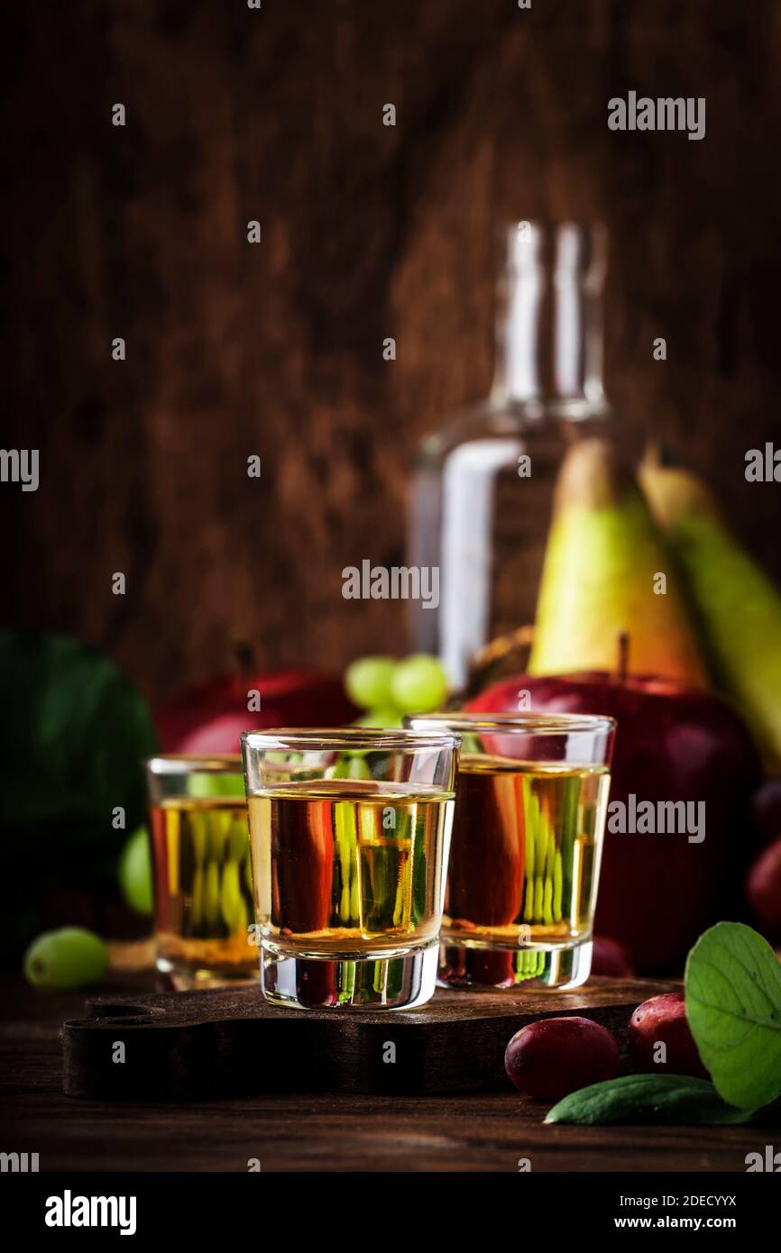 Raki Greek Stockfotos und -bilder Kaufen - Alamy