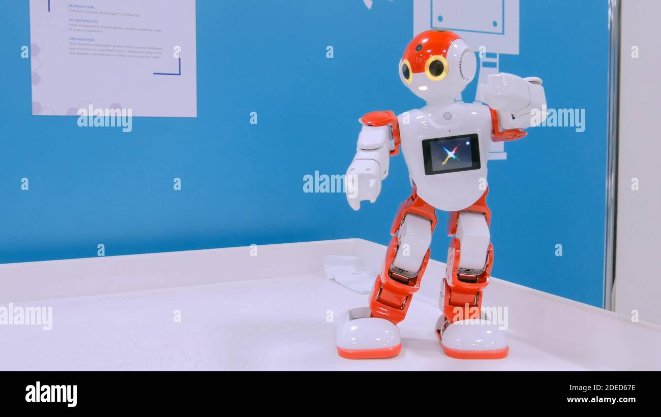 Robot dance -Fotos und -Bildmaterial in hoher Auflösung – Alamy