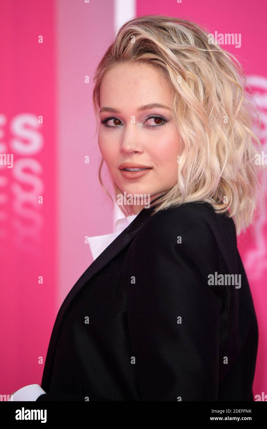 DIE US-Schauspielerin Kelli Berglund aus der Serie "Now Apocalypse ...