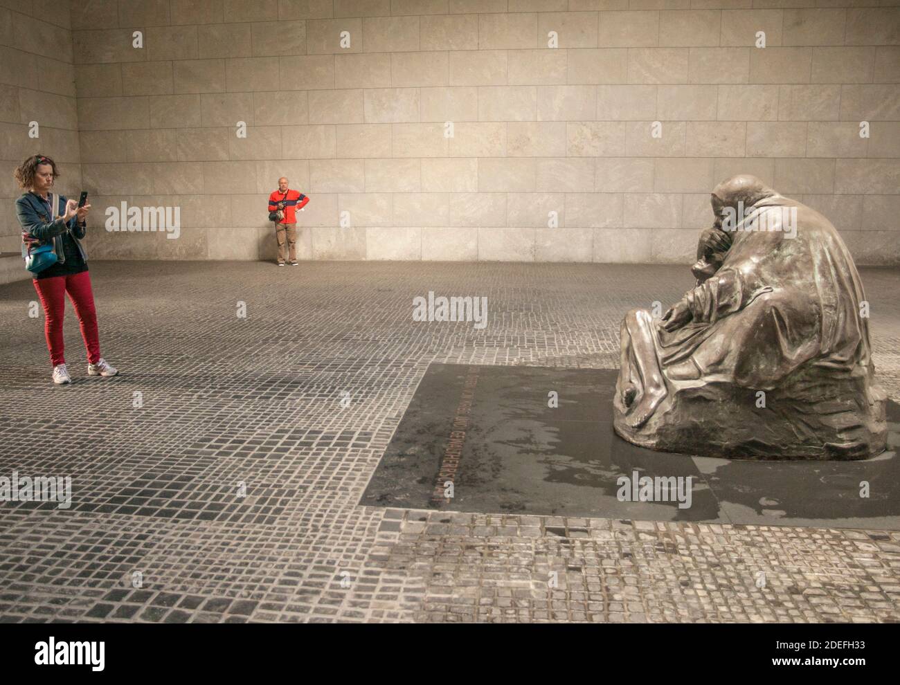 Kollwitz pieta -Fotos und -Bildmaterial in hoher Auflösung – Alamy