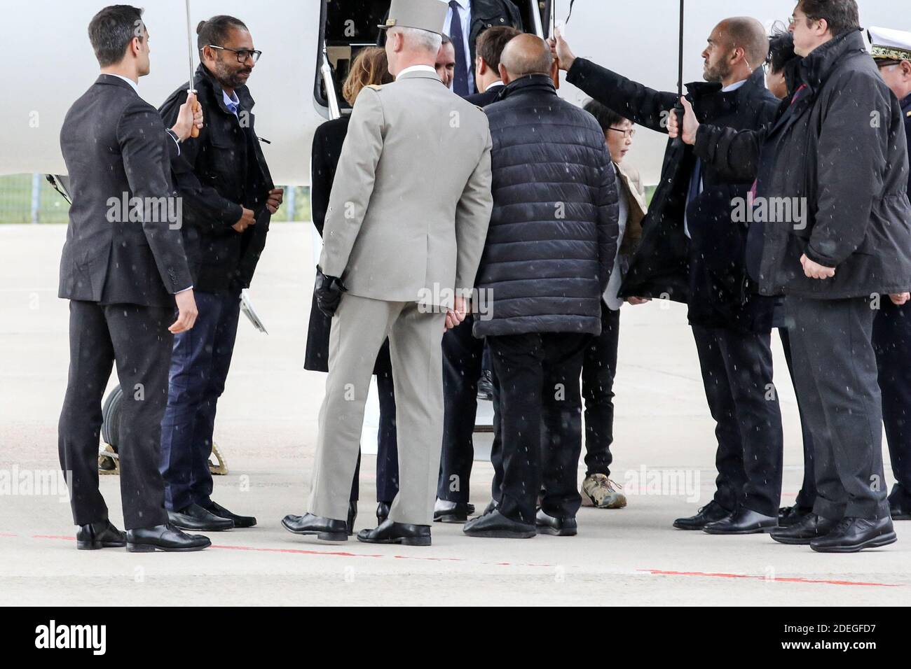 Der persönliche Chef des französischen Militärstabs, Admiral Bernard ...